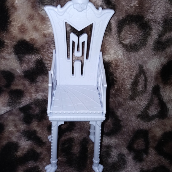 monster high | Toys | Monster High Freaky Fusion Catacombs Chair | Poshmark